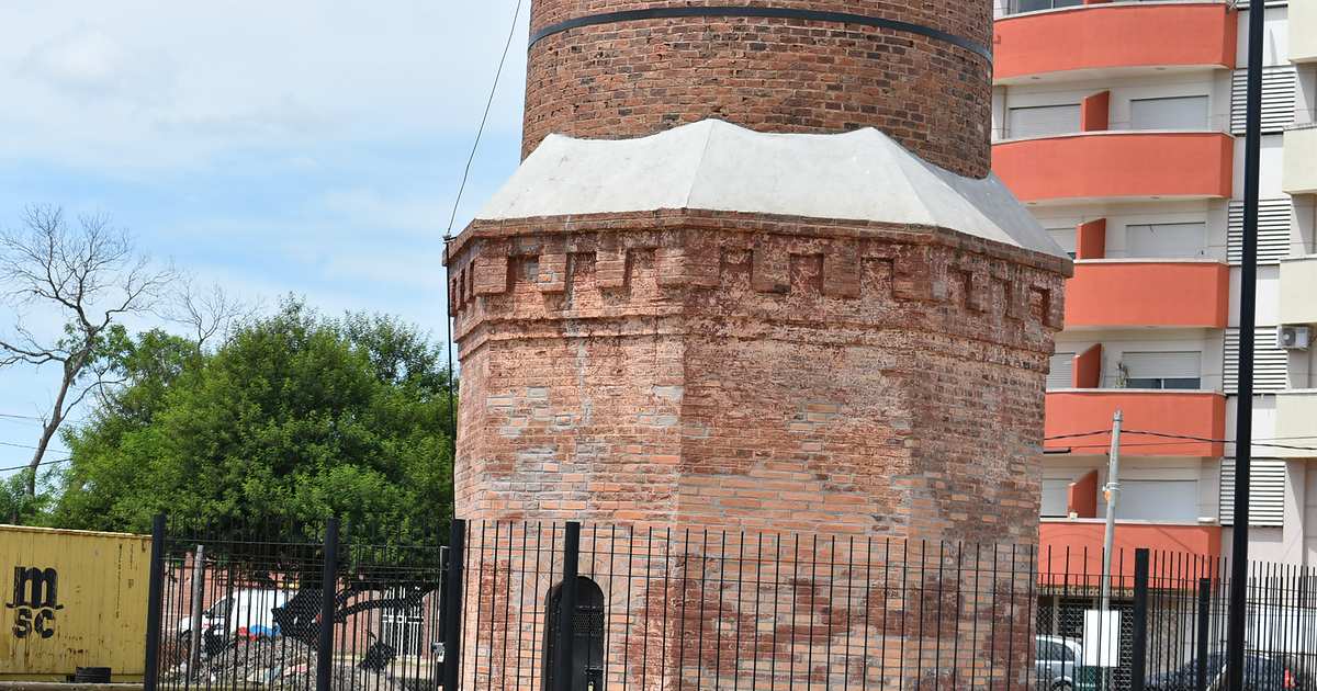 Restauraron la chimenea que es patrimonio histórico de Corrientes | El ...