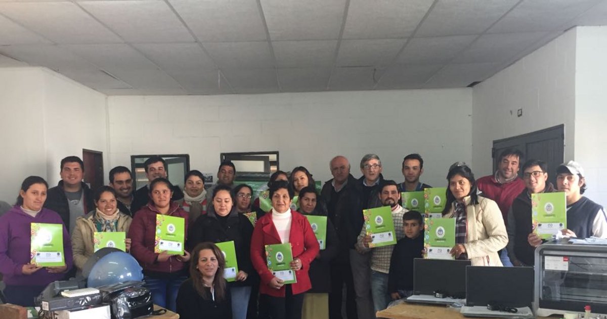 Desarrollo Social entregó maquinarias y herramientas a una escuela EFA ...