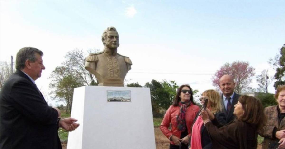 Mercedes: emplazaron un busto de San Martín | El Litoral