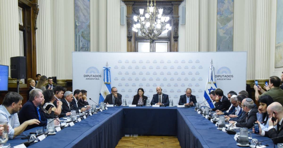 Lisandro Almirón fortalece vínculos internacionales con representación correntina | El Litoral